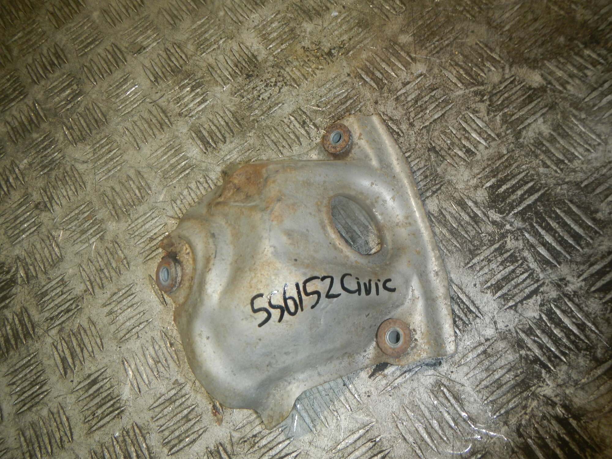 Б/У Экран тепловой, Honda (Хонда)-CIVIC 5D (06-12) HONDA CIVIC 5D (06-12) Деформация. 556152 HONDA арт. 18120RNAA00