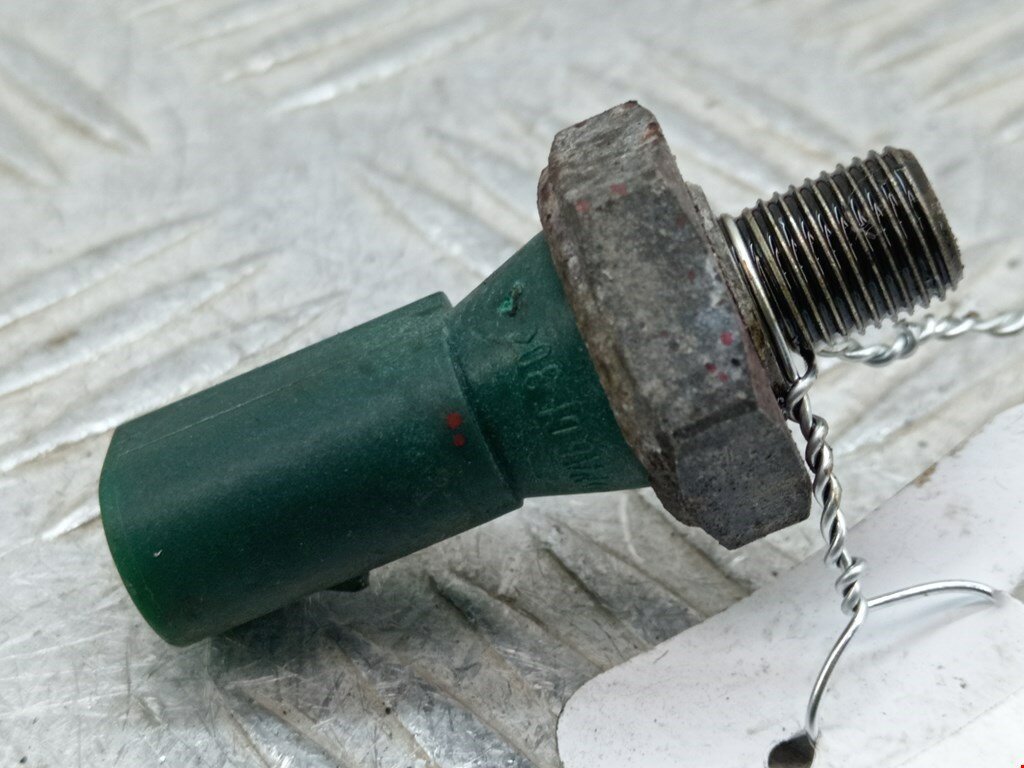 Датчик давления масла Volkswagen Polo 4 036919081D арт. 2201770