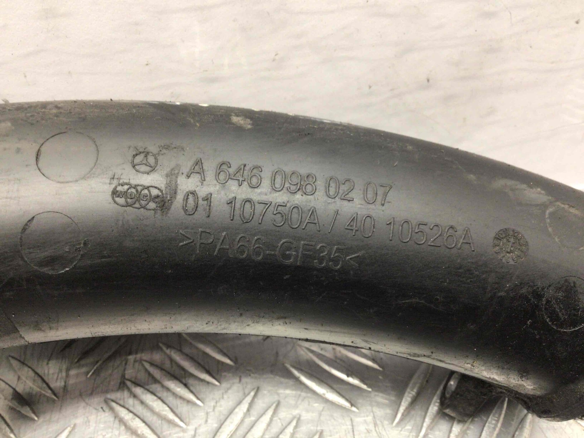 Б/У Патрубок интеркулера Mercedes E-klasse E-klasse (W211) 2002 - 2009 2009 г.