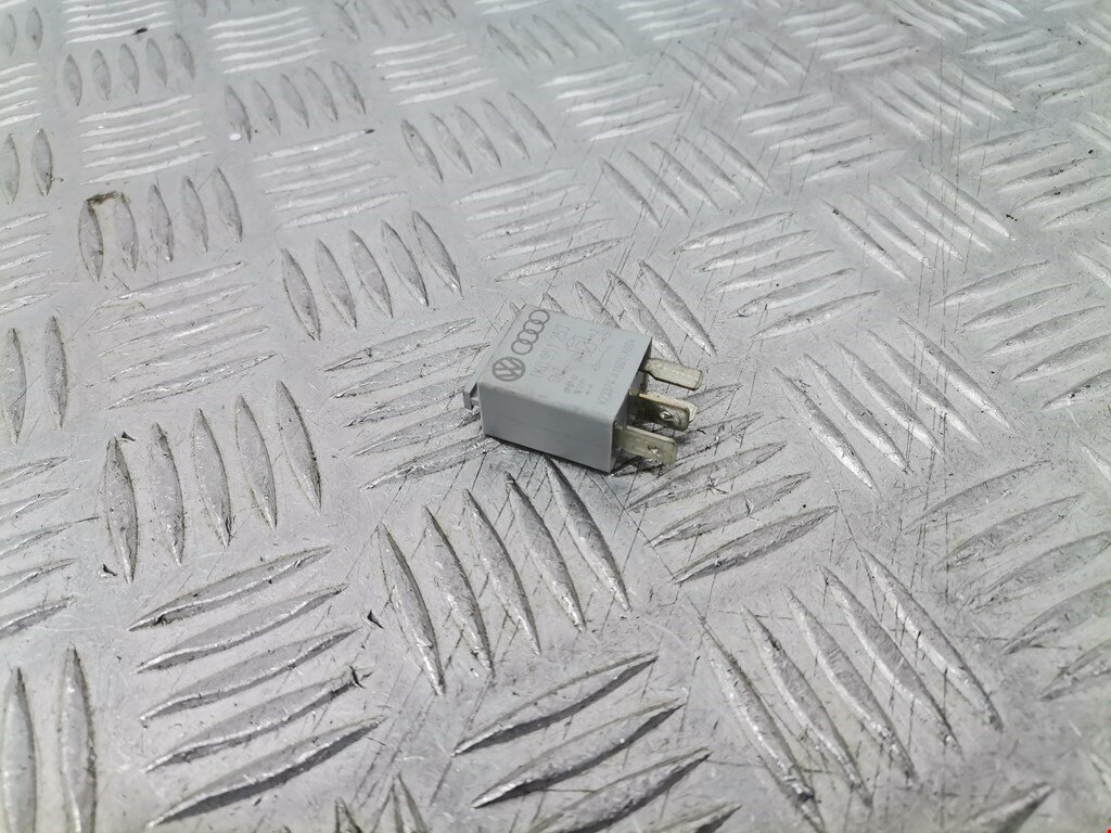 Реле Audi TT 8J 1K0951253 арт. 2076655