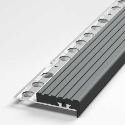 Угловая противоскользящая накладка на ступени 35 мм, длина 2,5 м, Лука ПУ10, алюминиевая, со вставкой из ПВХ, серая 414