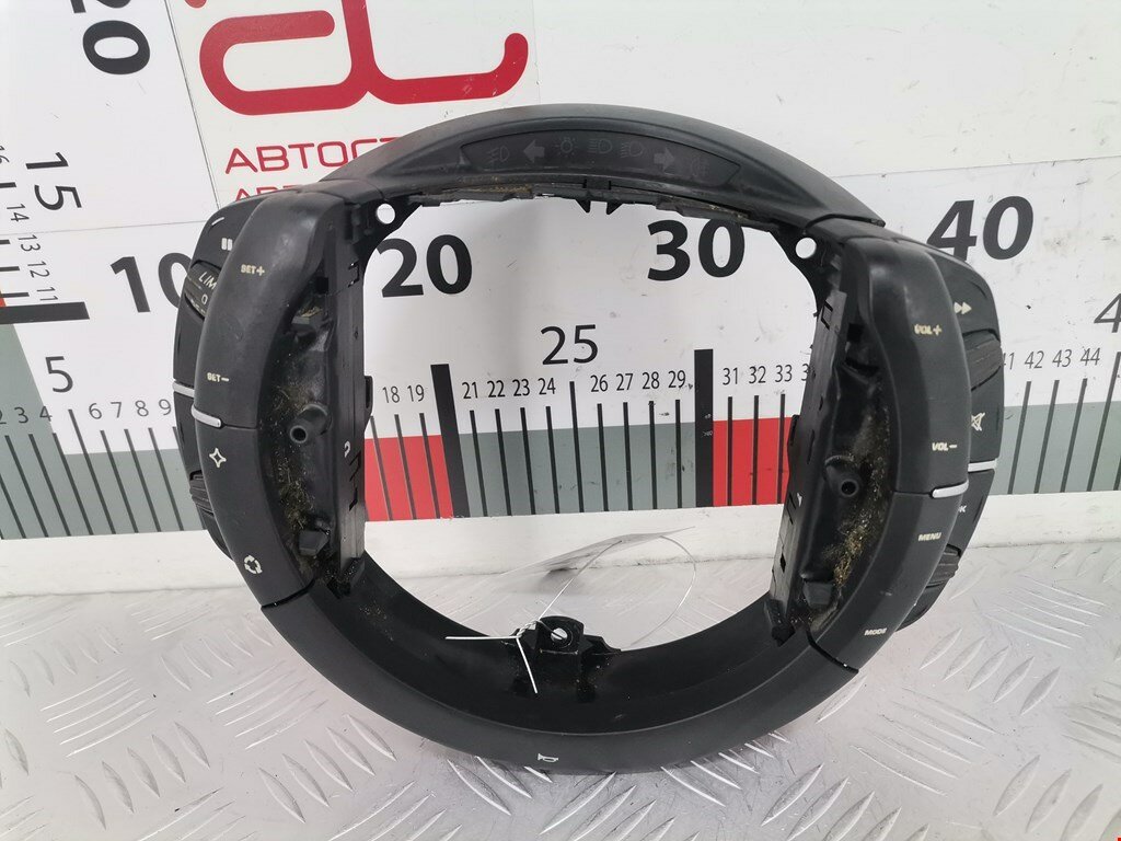 Блок кнопок Citroen C4 Grand Picasso 1 98003833ZD арт. 1572177