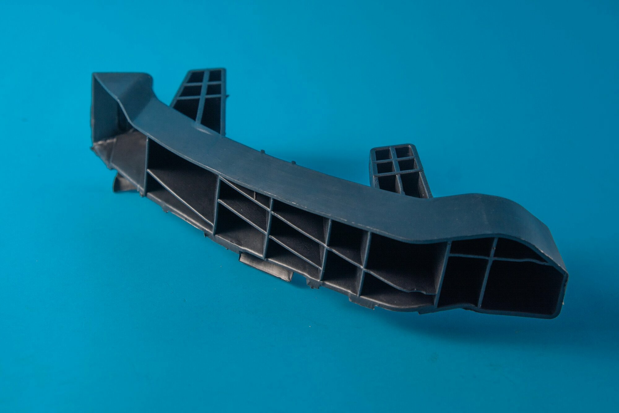 Кpонштейн, крепление, клипса под фару правый Kia Picanto 2011-2017 Киа Пиканто 865181Y000