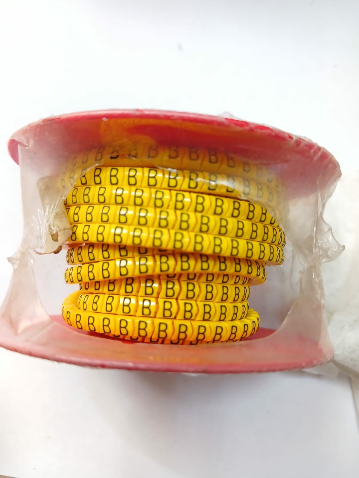 Колечко маркировочное B, 1,3-2,5 мм. черное на желтом (уп.1000шт) AZO2BBBY DKC