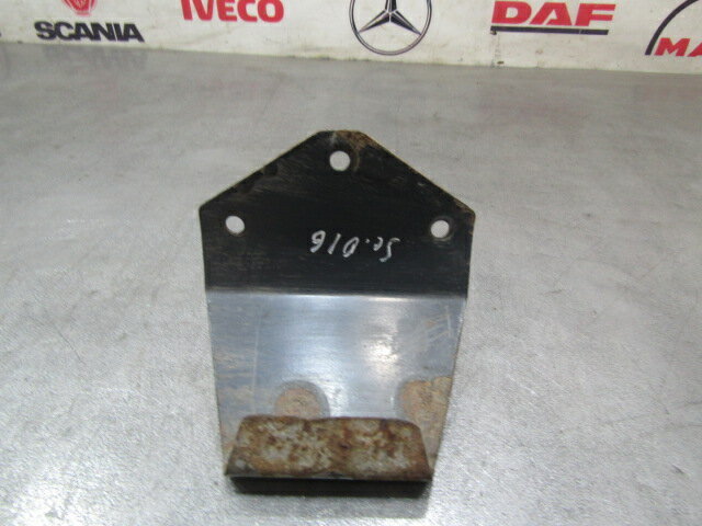 Кронштейн крепления крыла переднего Scania P, G, R