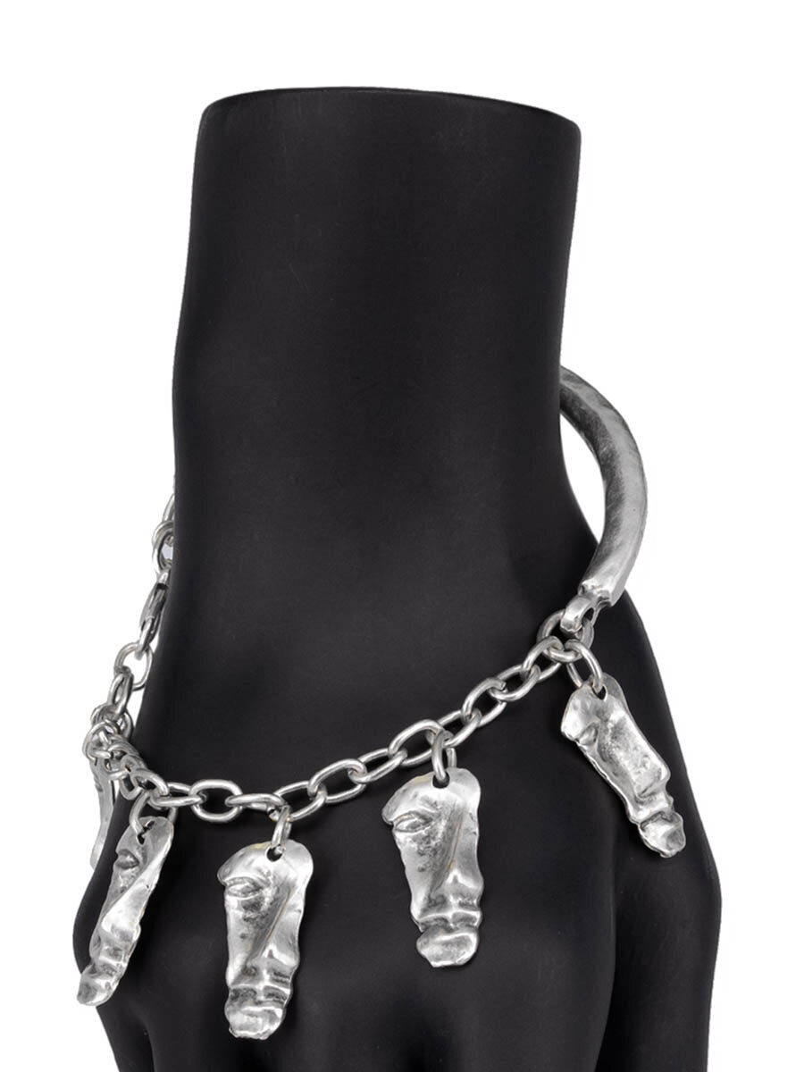 Жесткий браслет