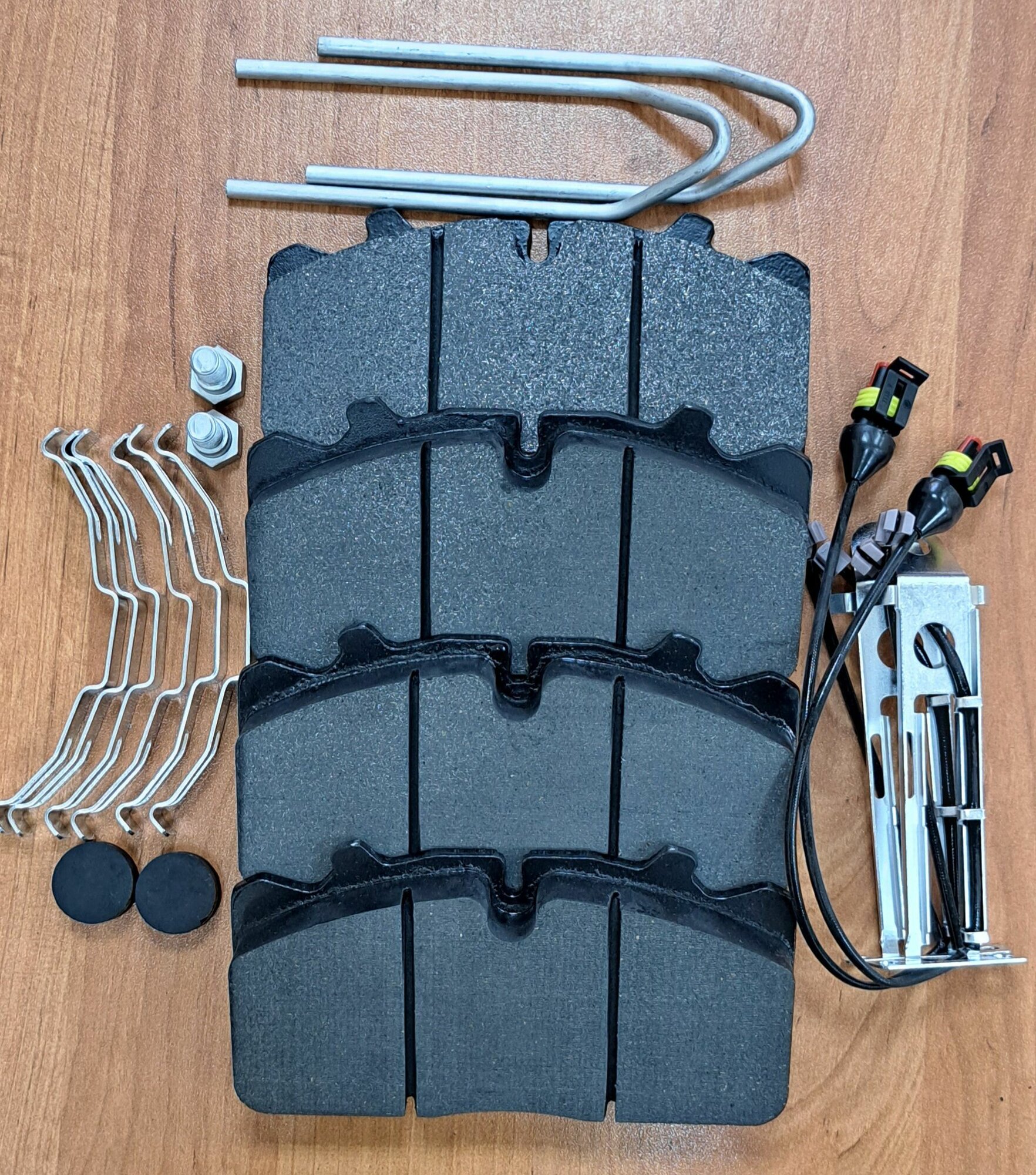 Колодки тормозные передняя газон NEXT с сигн.