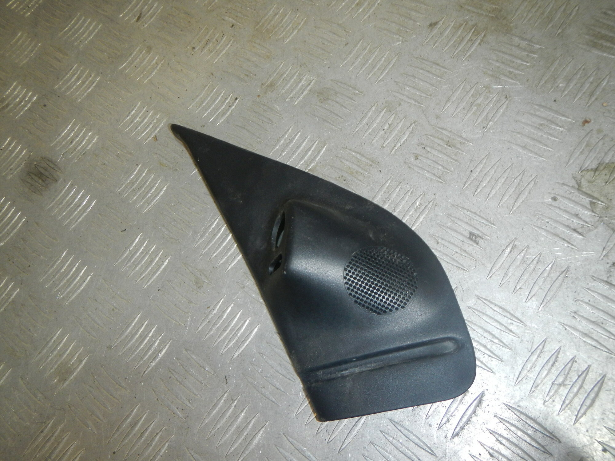 Б/У Уголок двери передней левой (внутренний), Fiat (Фиат)-ALBEA (05-12) FIAT ALBEA (05-12) Сломано крепление. 515590 Fia...