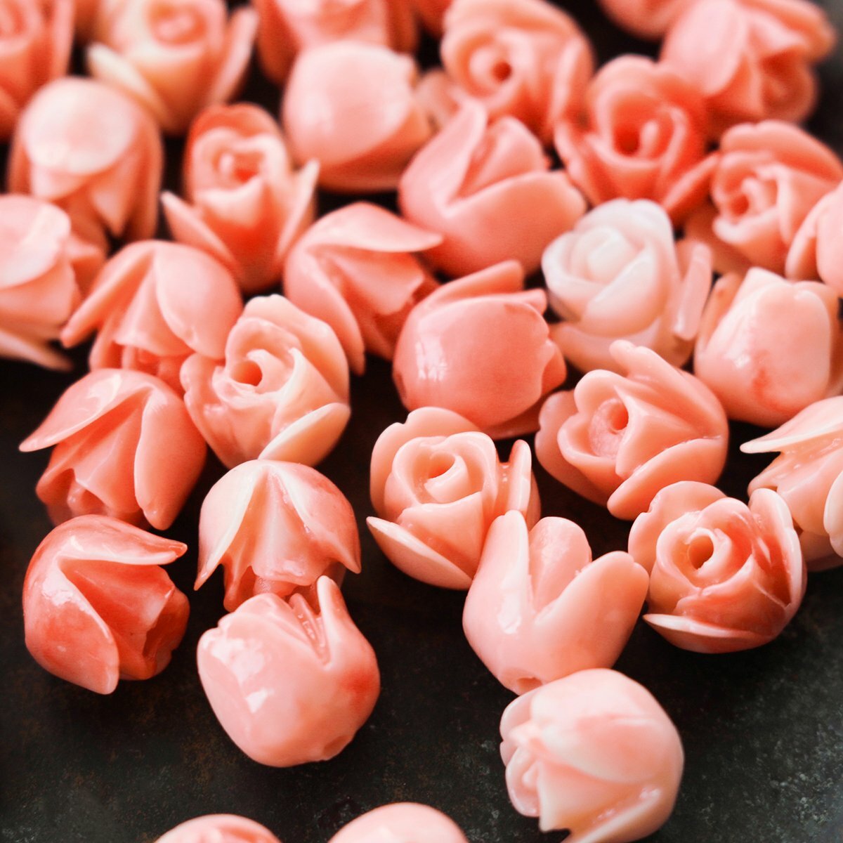 Бусины из коралла 12 шт, цветочки, размер 7х7 мм, цвет лососевый