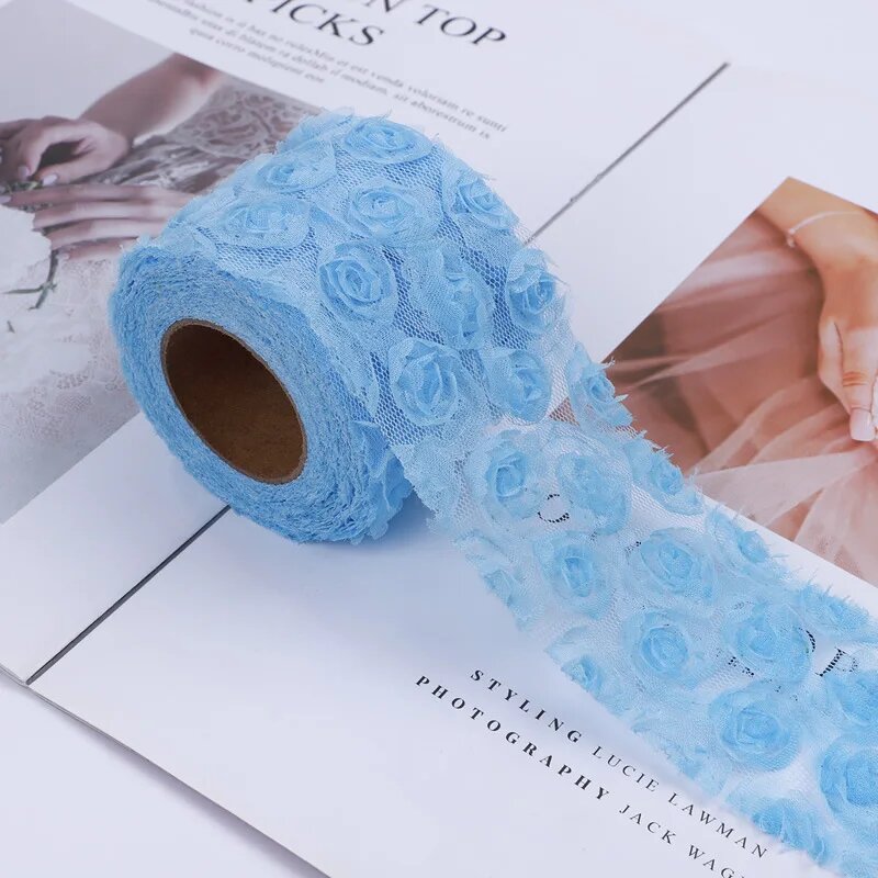 Сетчатая ткань с 3D розами, голубая, 8 см