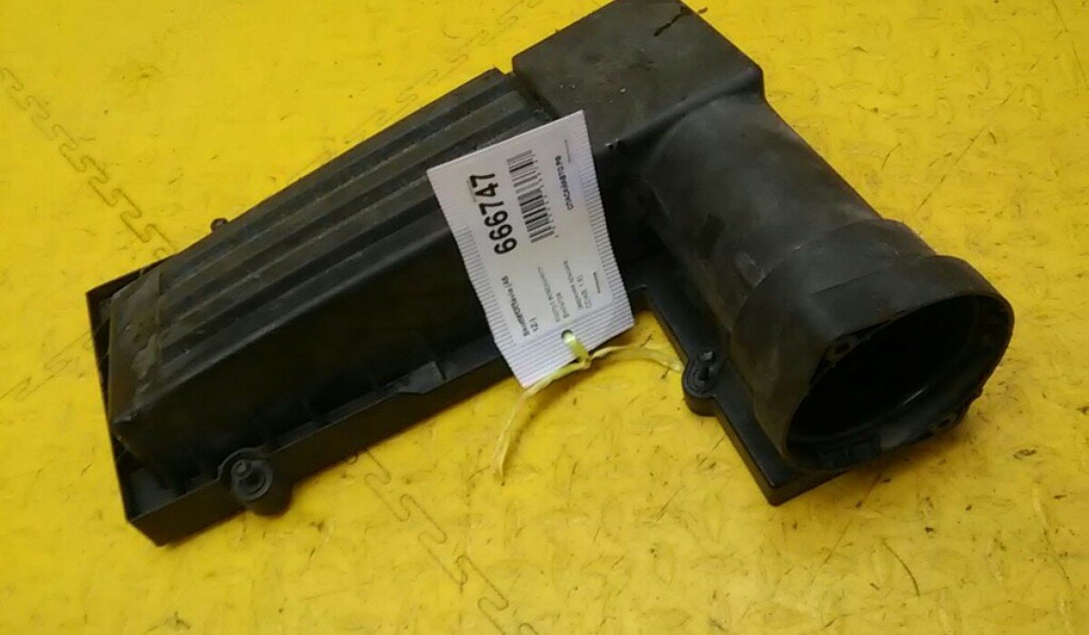 Корпус воздушного фильтра Octavia (A5 1Z-) Skoda 1K0129607AG