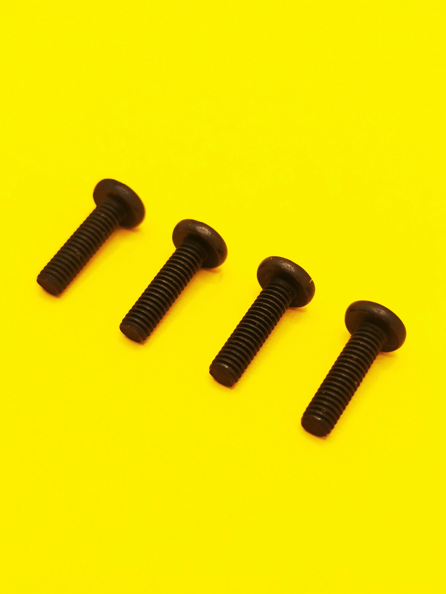 Винты крепления крышки стартера (4 шт) бензопилы Champion 240 (М4х0,7х15) арт 5010010415