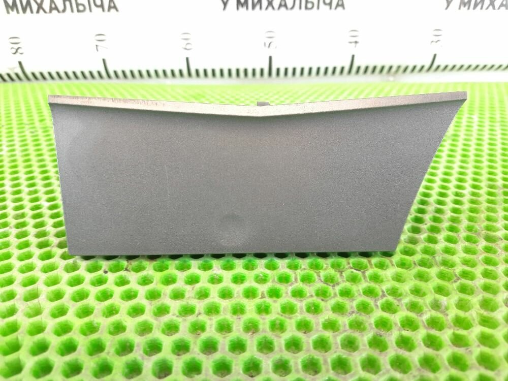 Пепельница Opel Astra GTC H Z16XER 2004 (б/у) 13133284