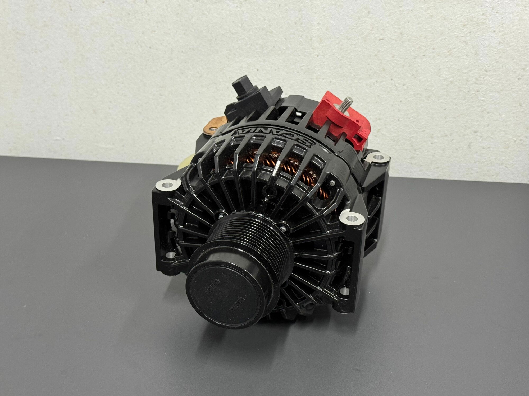 Генератор SCANIA 2853488 (24В/150А)