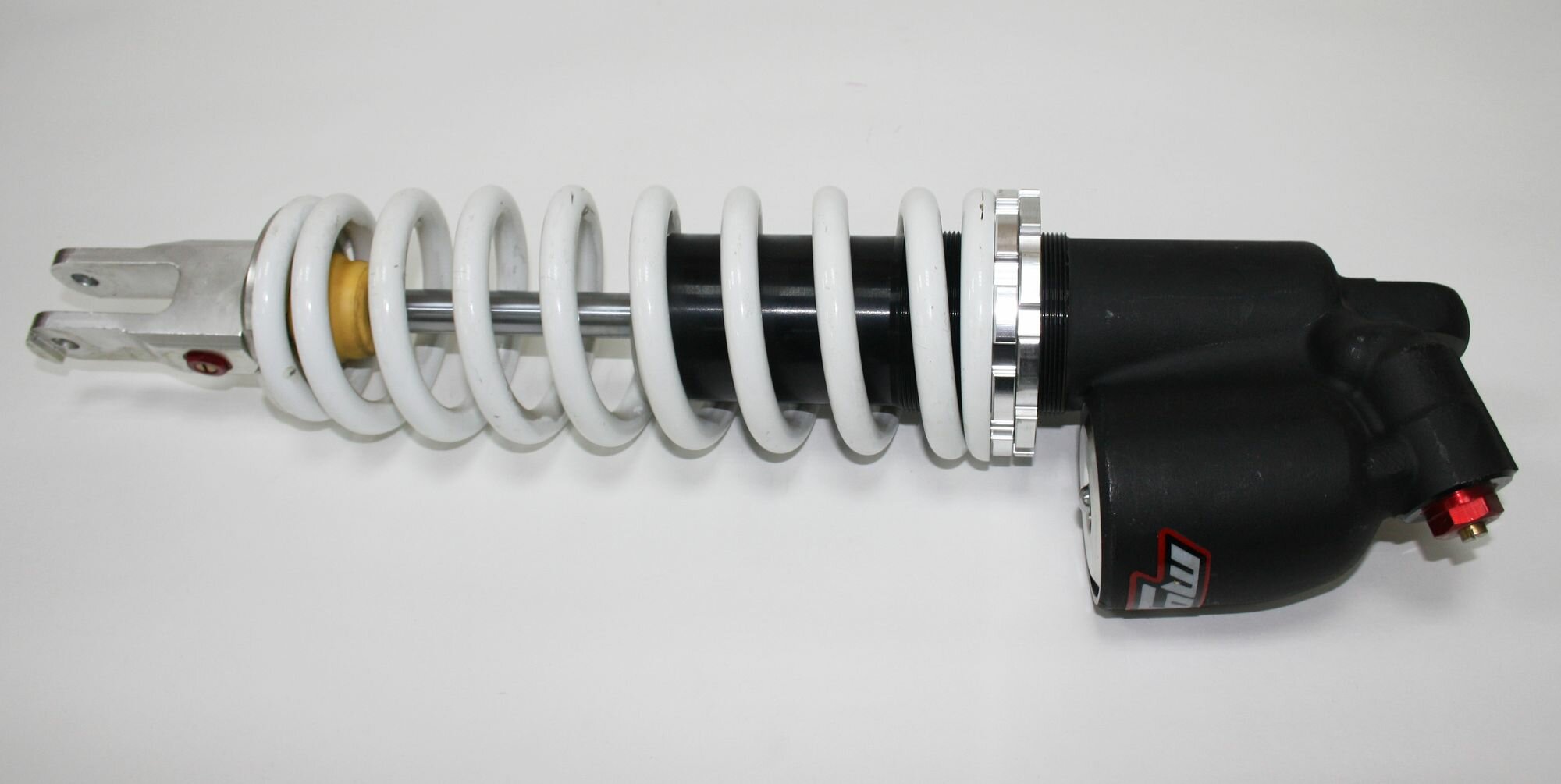 Амортизатор задний 480mm BTA59RC 260LBS BSE Z11