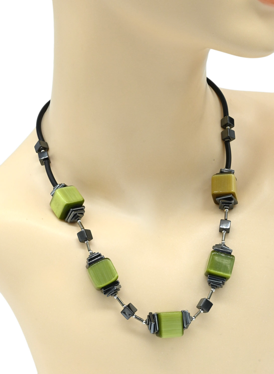 Колье, кошачий глаз