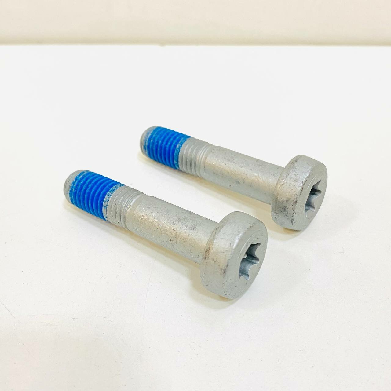 Болты крепления шаровой опоры 2 шт. Для Ford Focus 3 / Ford Mondeo 1/2/3 all 93-07 M12x1.75mm Torx L-55mm