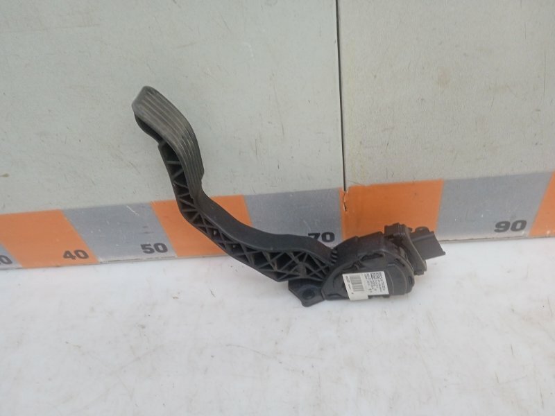 Б/У Ситроен С-Элизэ, Пежо 301 Педаль газа Citroen C-Elysee 2014 D 282067 Peugeot-Citroen арт. 9671433780