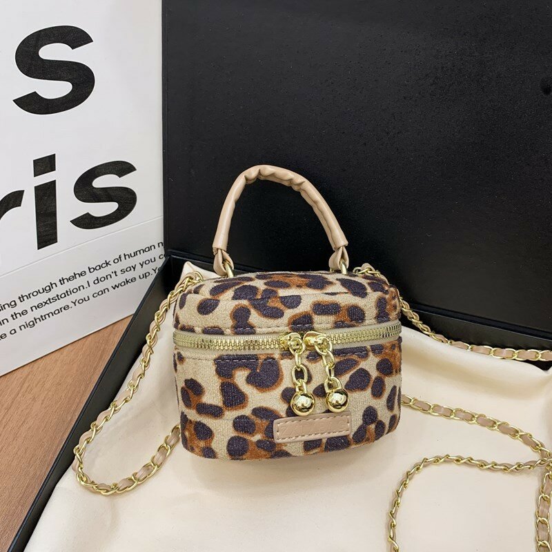 Сумка через плечо с леопардовым рисунком шик и модно для малышей и детей хаки