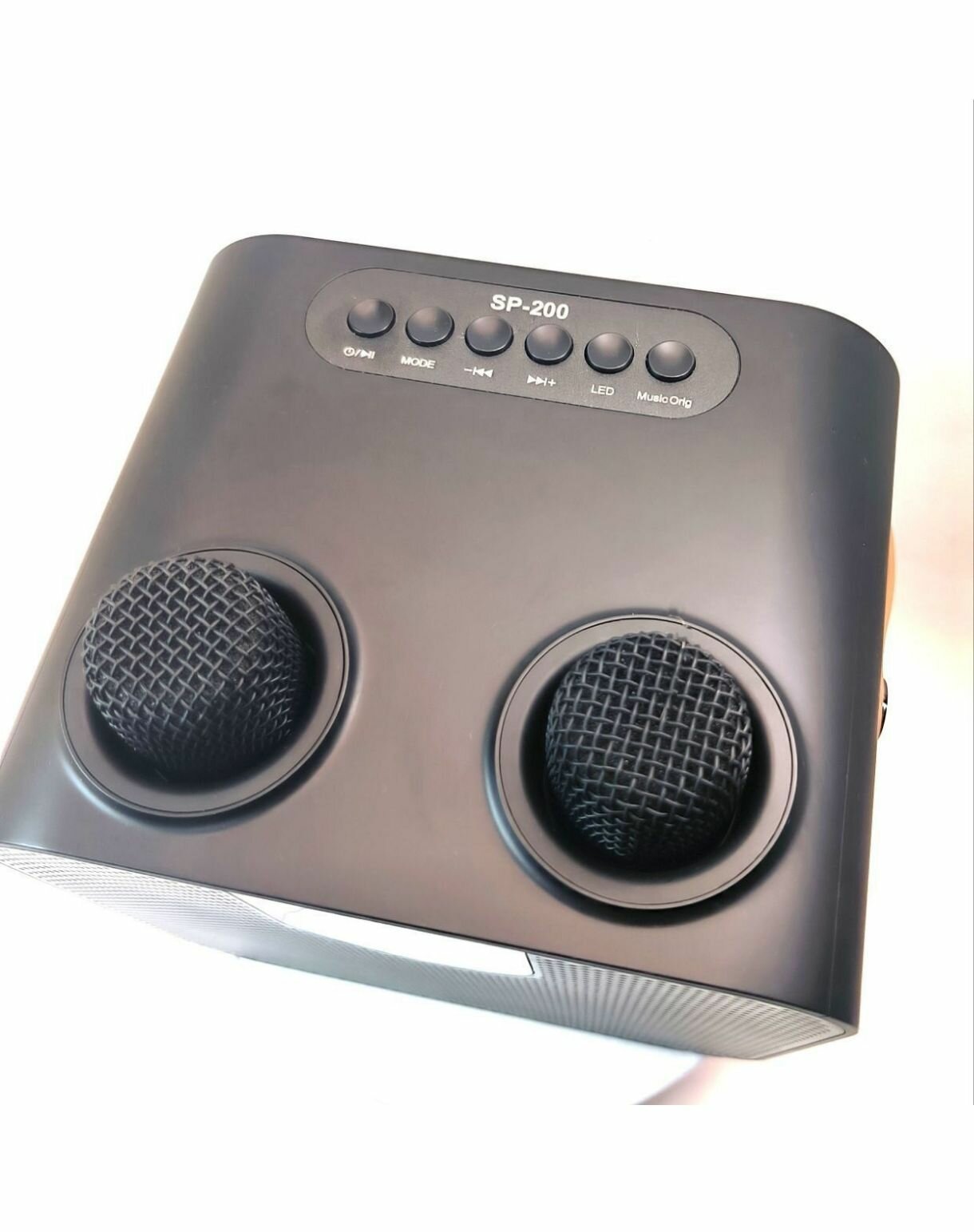 Портативная беспроводная караоке система SP-200, 15 w, с двумя микрофонами, черная
