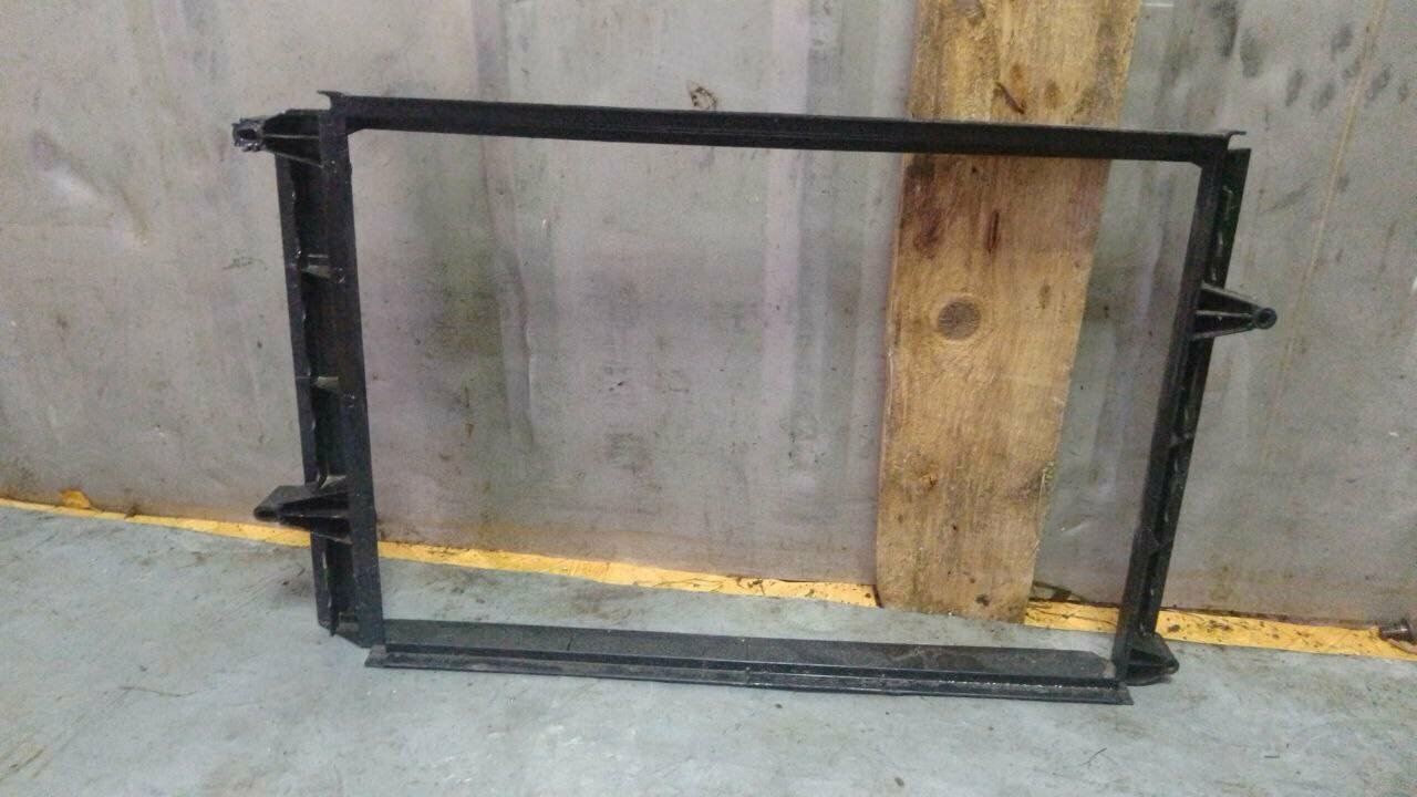 Кронштейн (крепление) радиатора Volvo S80 (1998 - 2003) 9492961