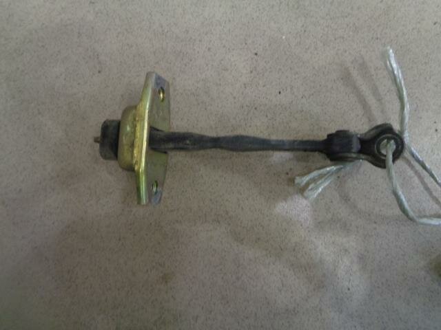 Ограничитель двери задней правой от Toyota Prius 1997-2003