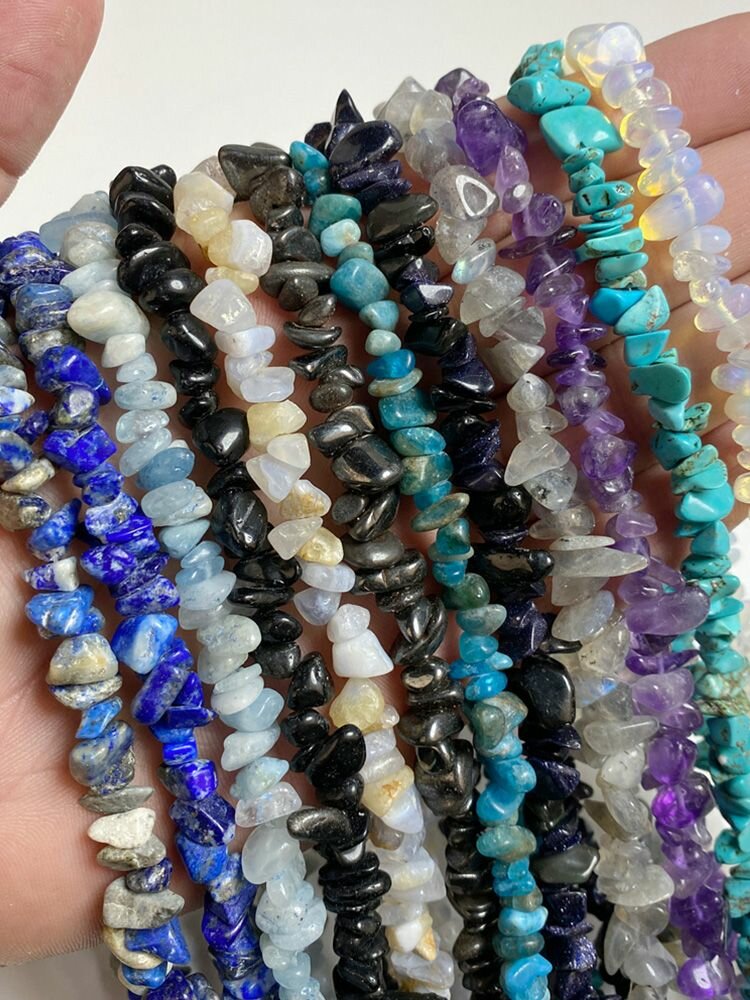 Крошка бусины, опалы (5-8мм)нить около 40 см