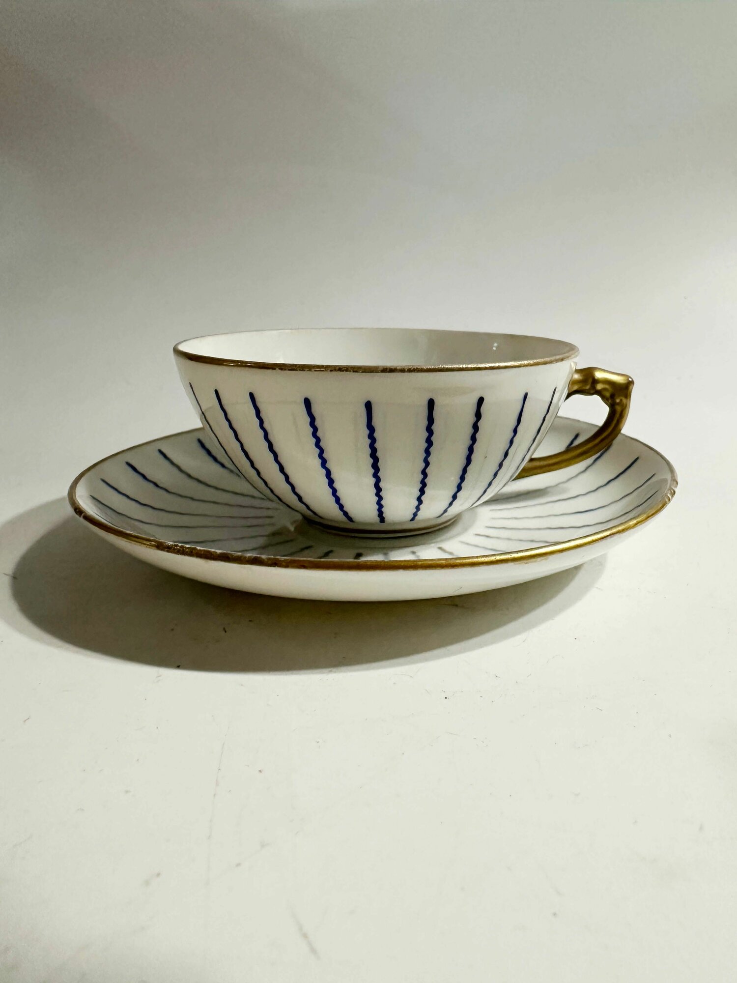 Пара чайная из сервиза "Арбуз", фарфор, роспись, золочение, Дулевский ФЗ им. газеты Правда, СССР, 1920-1930 гг.