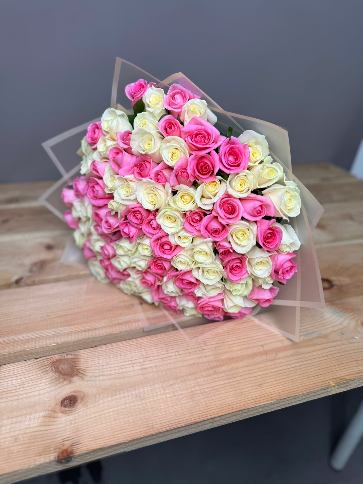101 Роза Микс Белая и Розовая Premium Flowers - Шикарный букет для значимого повода!