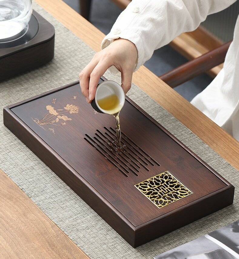 Чабань для чайной церемонии с решетчатой поверхностью и съемным поддоном удобство и практичность