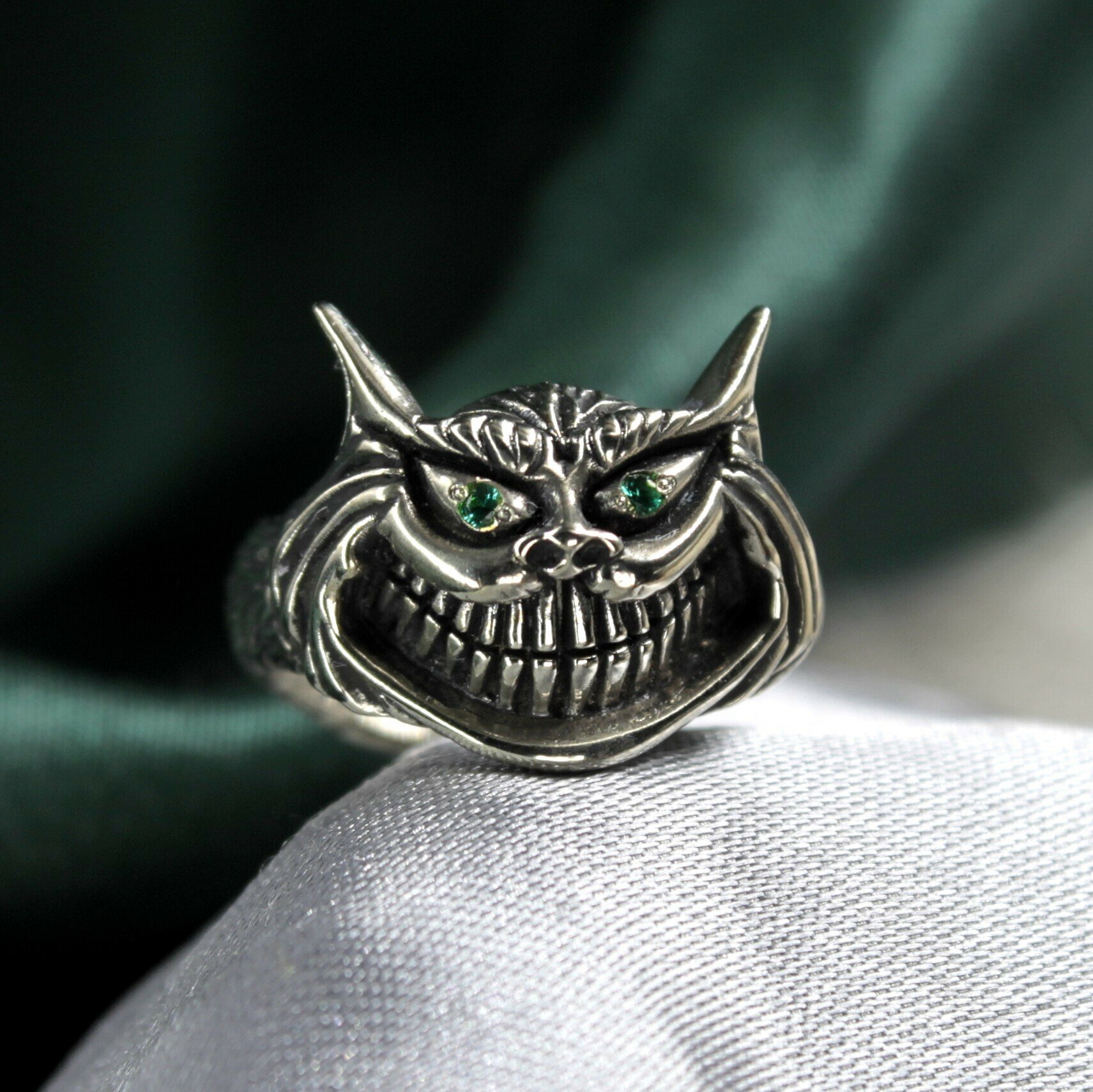 Кольцо, фианит