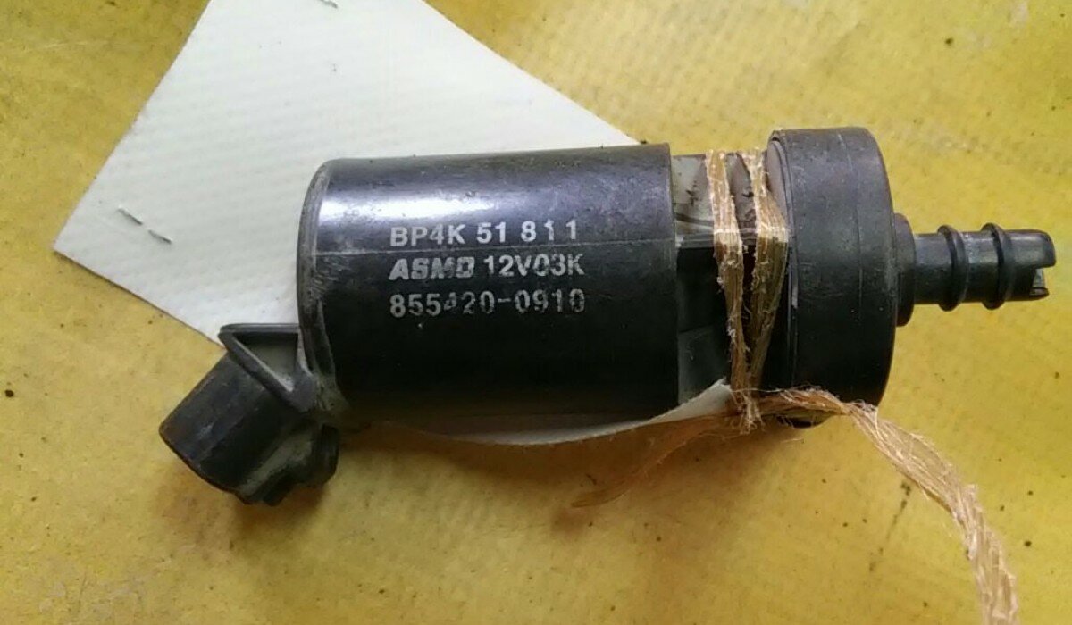 Насос омывателя 3 (BK) Mazda BP4K51811