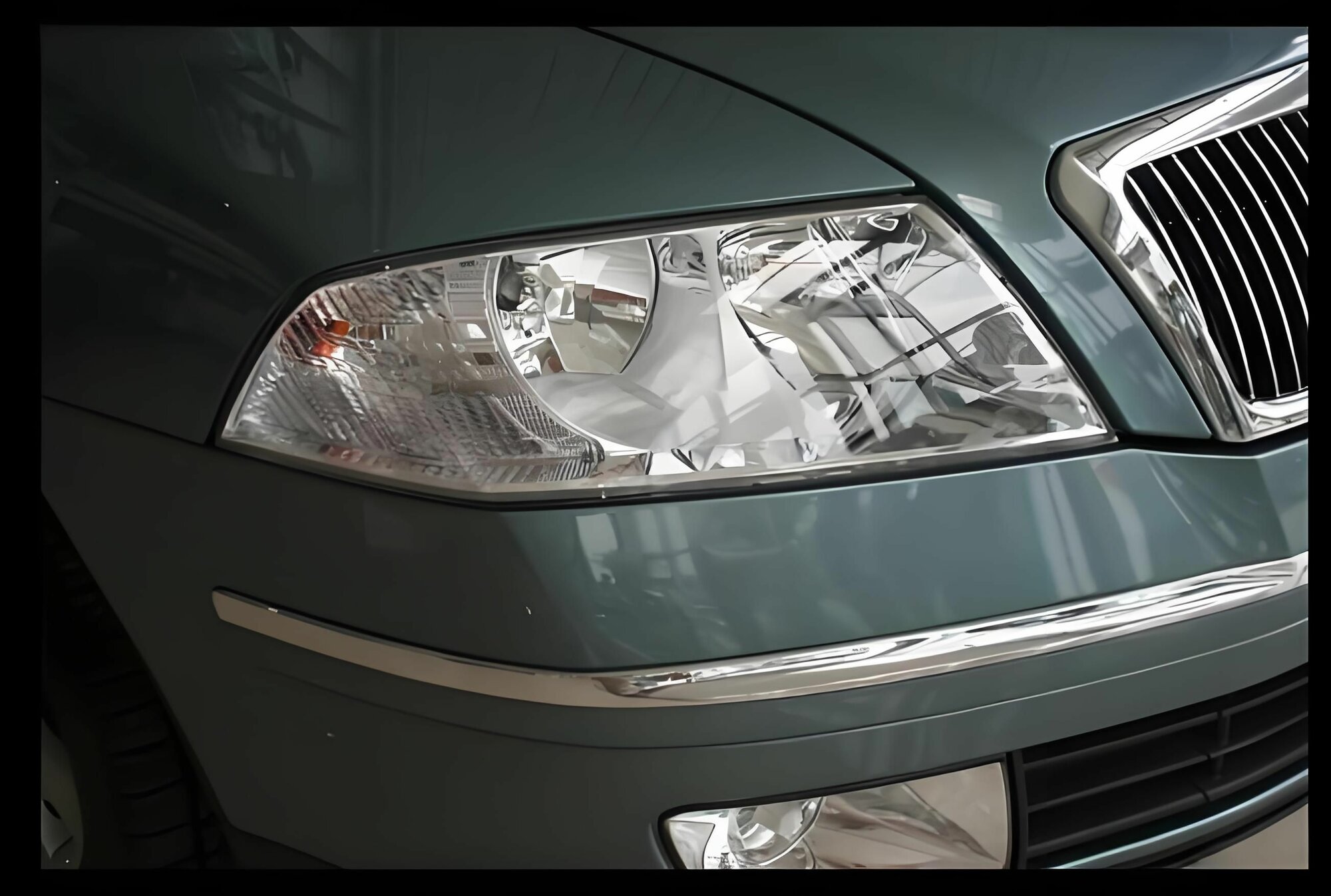 Стекло фары Skoda Octavia A5 2004-2008, 2 шт. оригинал