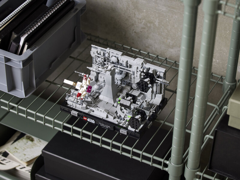 LEGO Star Wars "Диорама Бег по траншеям Звезды Смерти" 75329