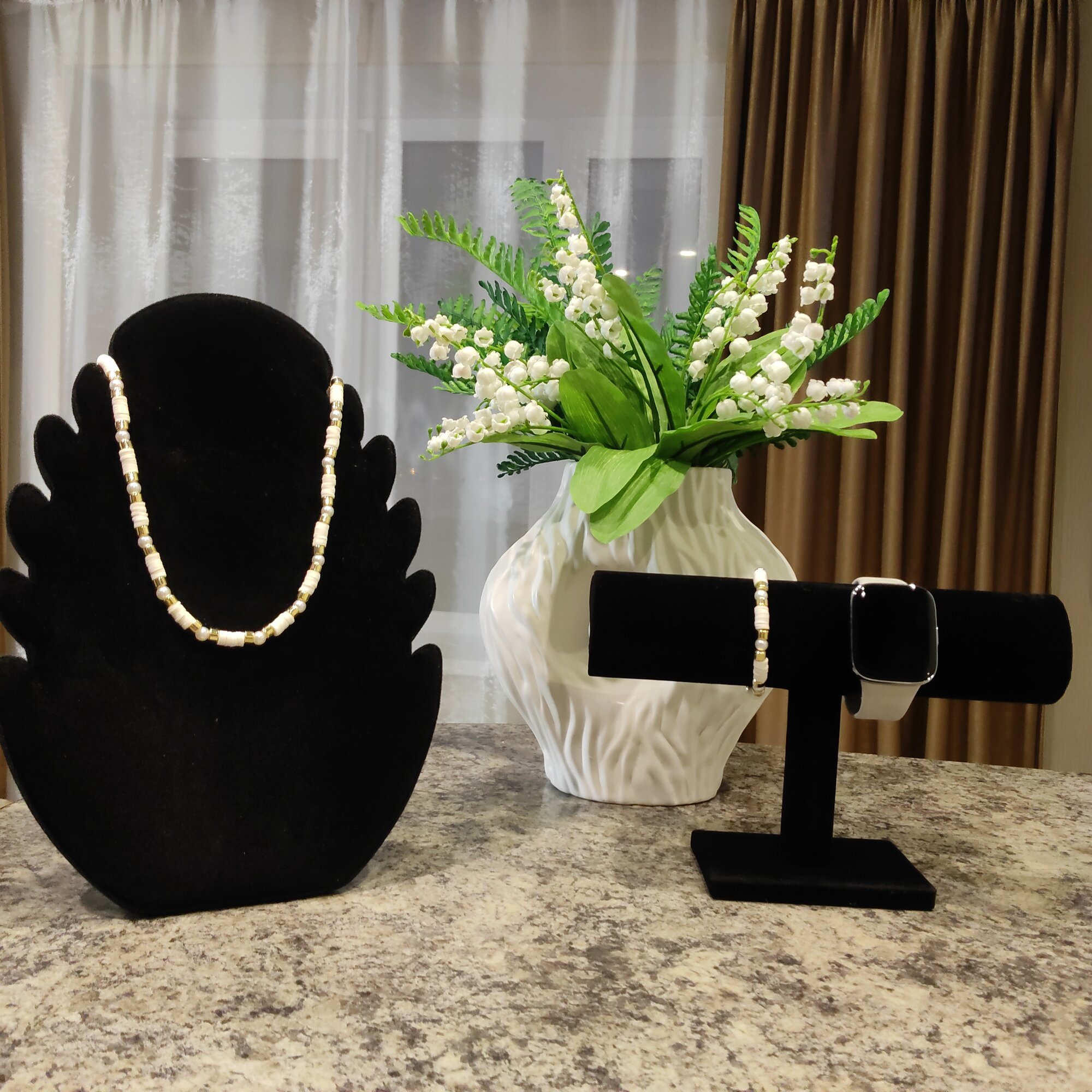 Комплект бижутерии: браслет, колье