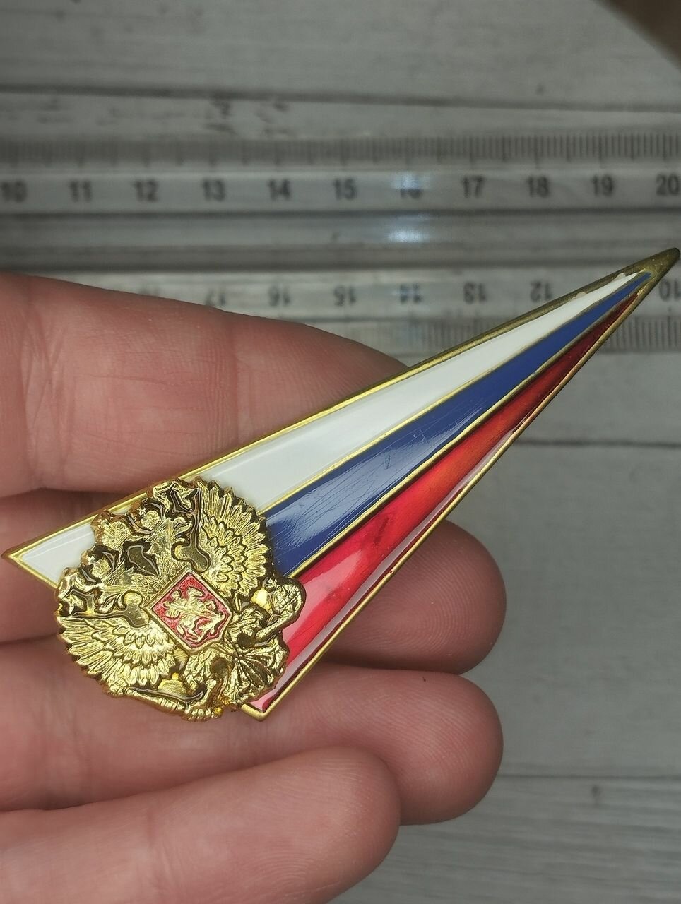 Уголок (околыш) на берет с орлом круглым Триколор РФ малый легкий (алюминий)