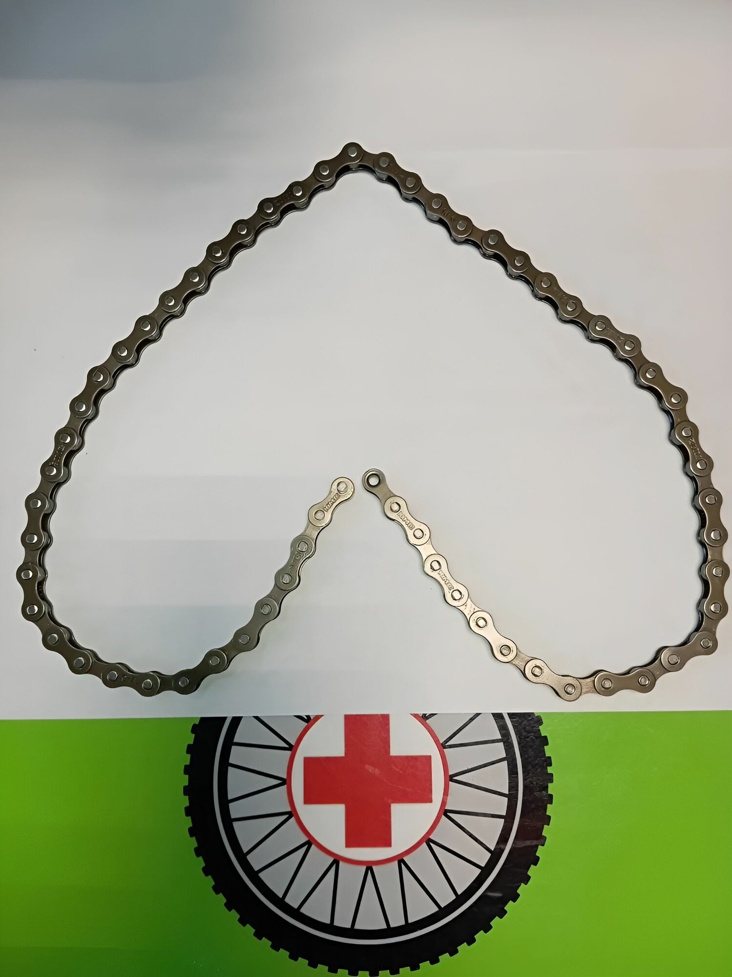 Цепь велосипедная 76 зв. KMC, велоцепь односкоростная 76 звеньев, 1/2"X1/8"Х 76 Z