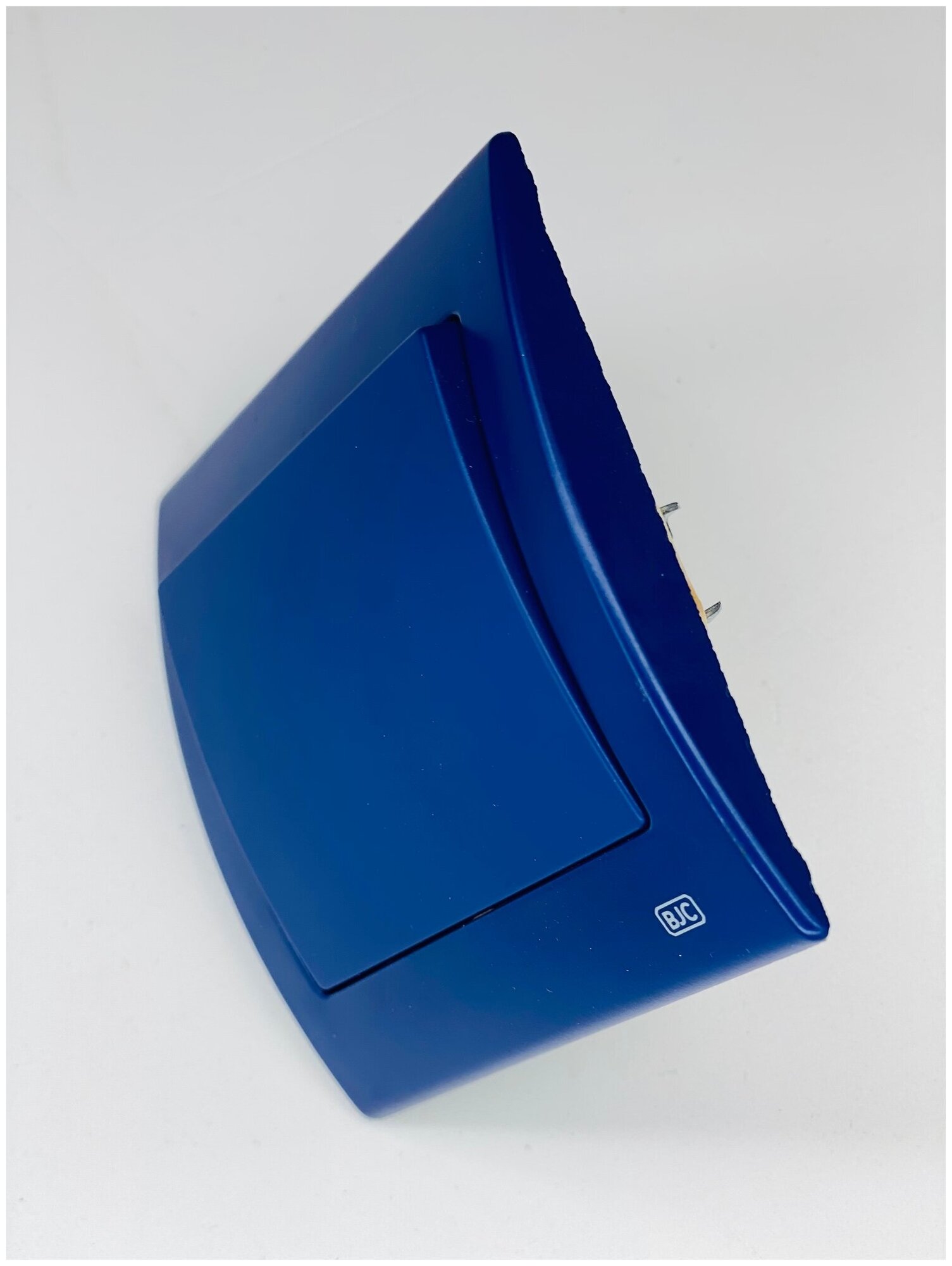 Выключатель одноклавишный BJC IRIS 180011850518705AM,16А, синий