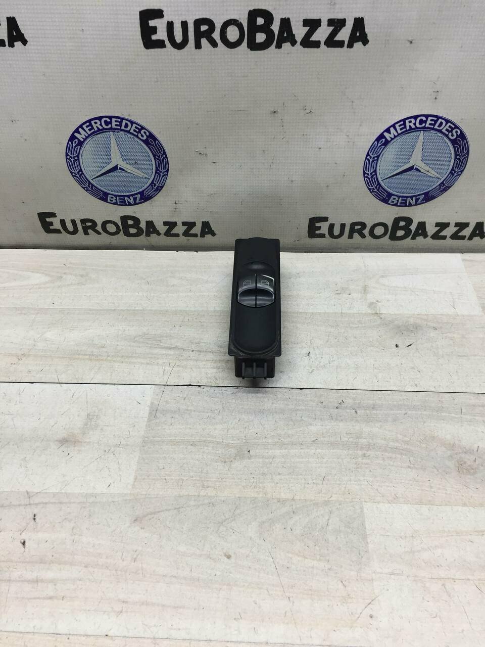 Блок кнопок стеклоподьемников Mercedes W906 A9065451513