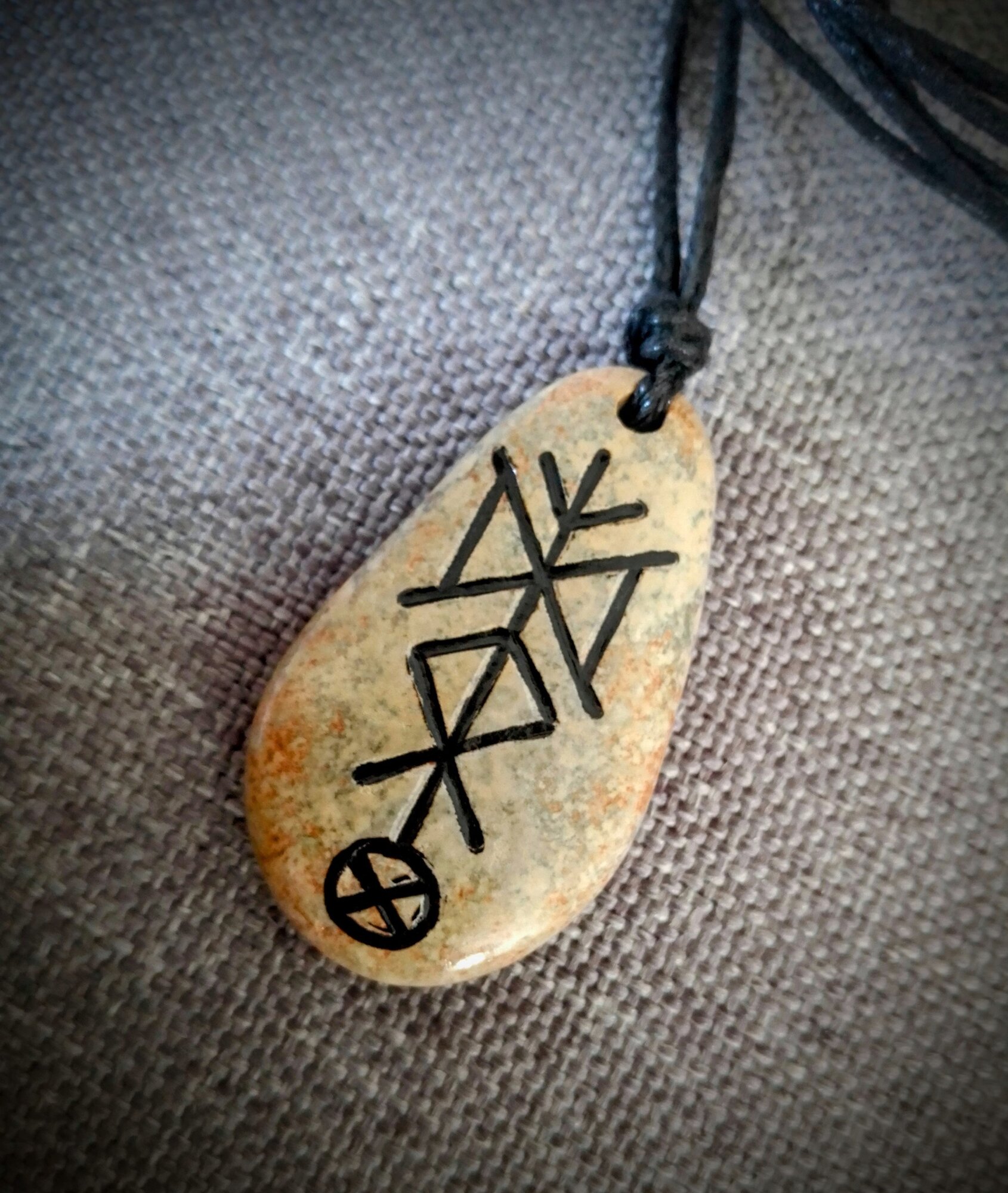 Кулон-оберег для похудения и красоты (натуральный камень)