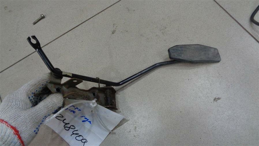 Педаль газа от Ford Laser 1998-2003