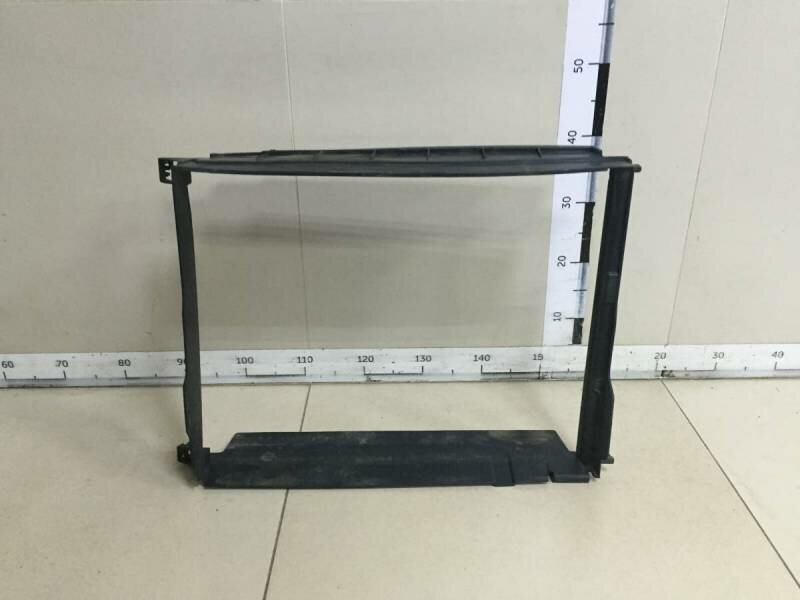 Рамка радиатора Renault Duster 2012 кат.номер: 215597164R