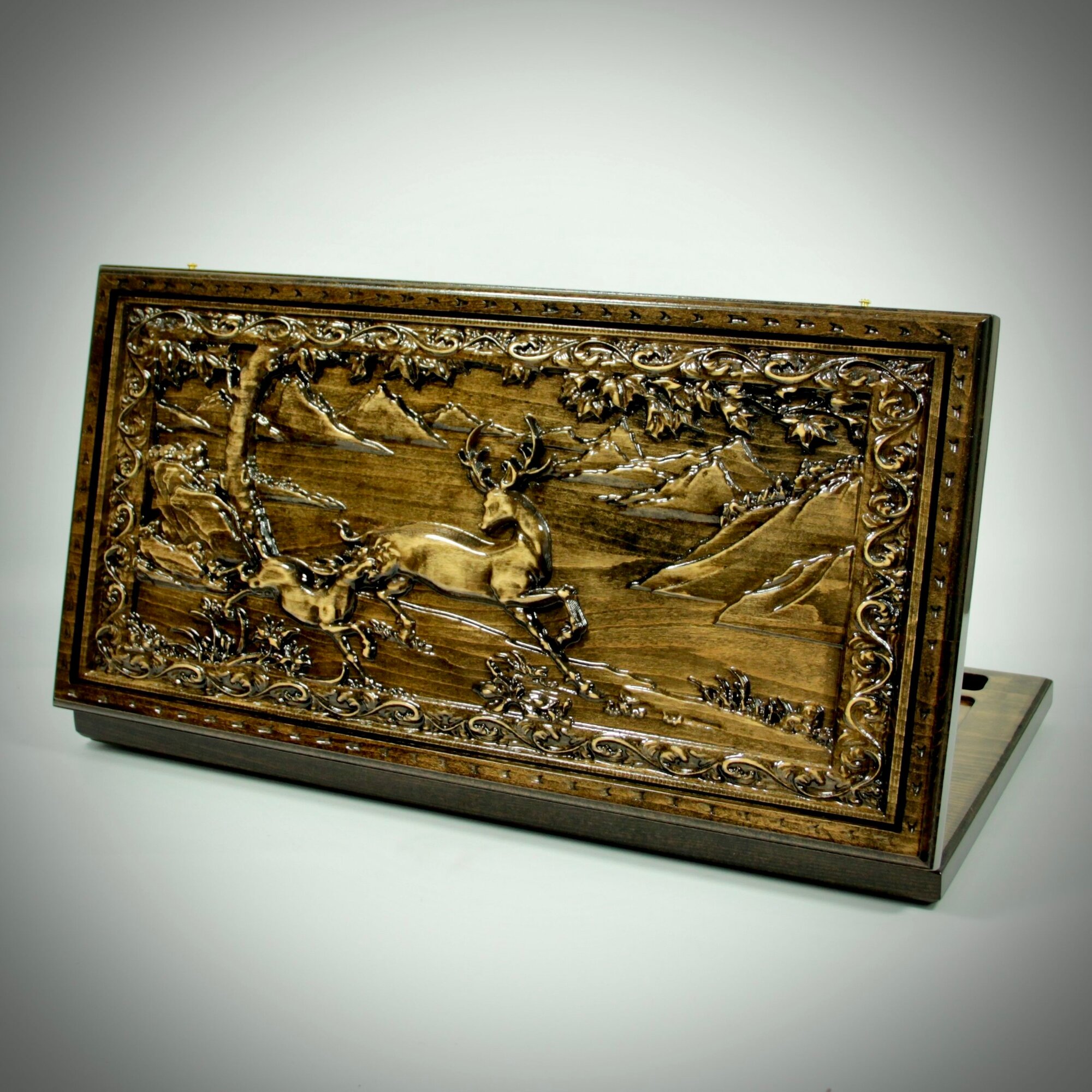 Нарды Резные Деревянные "Олени в природе" большие 60х60см