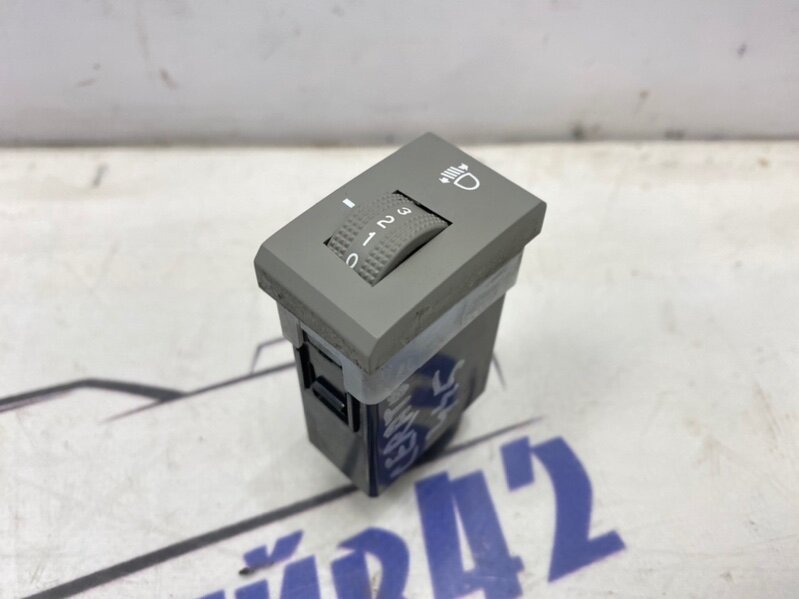 Б/У кнопка регулировки фар Kia Cerato 2006 LD G4ED 20368 Hyundai-KIA арт. 933102F000IM