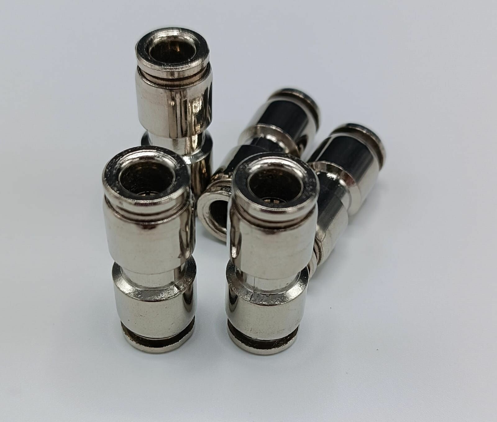 Фитинг металл прямой цанговый пневматический 4 мм (5 штук)