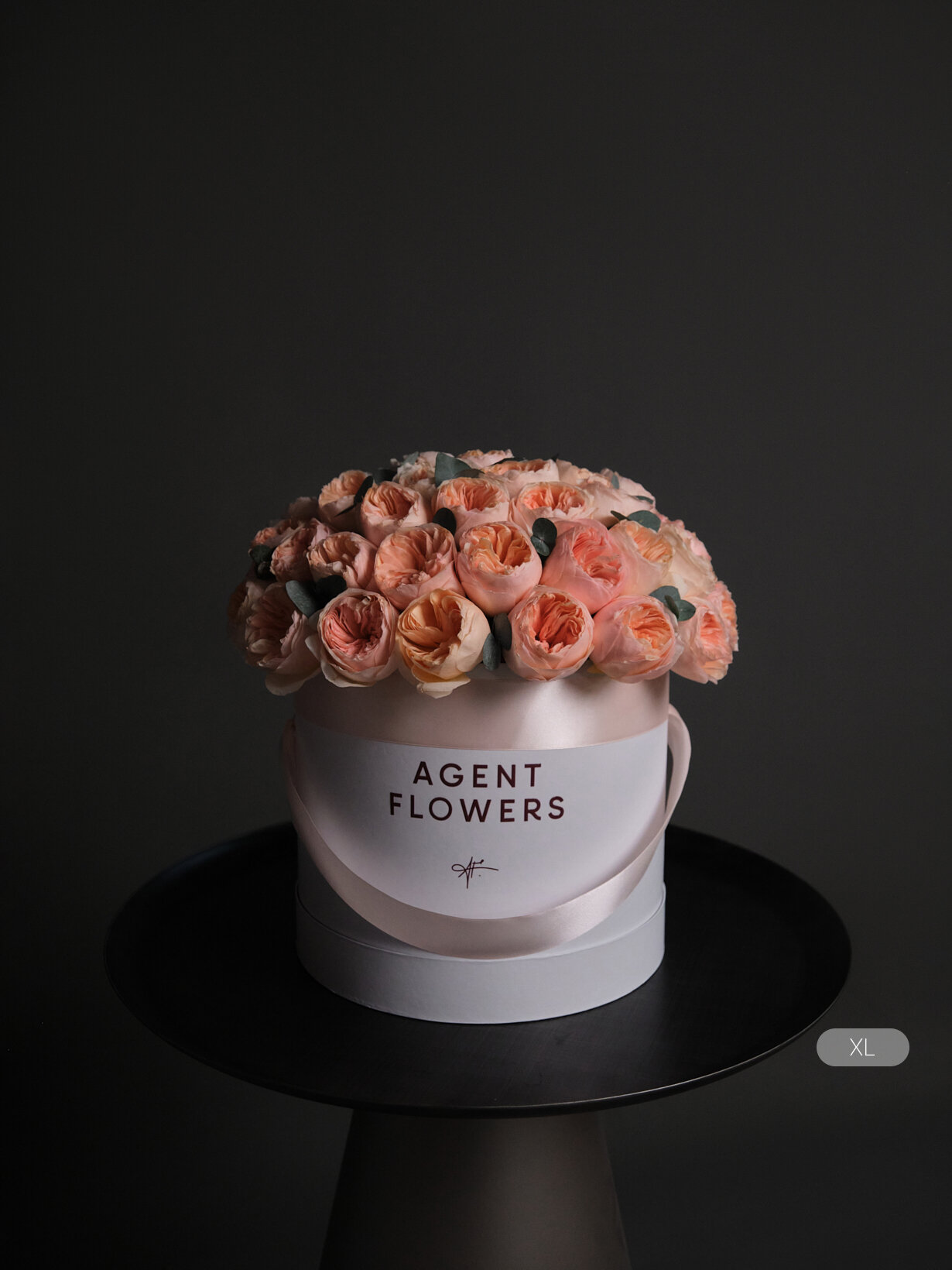 Монобукет AGENT FLOWERS "Розы Juliet", в шляпной коробке, 61 цветок, высота 50 см, белые