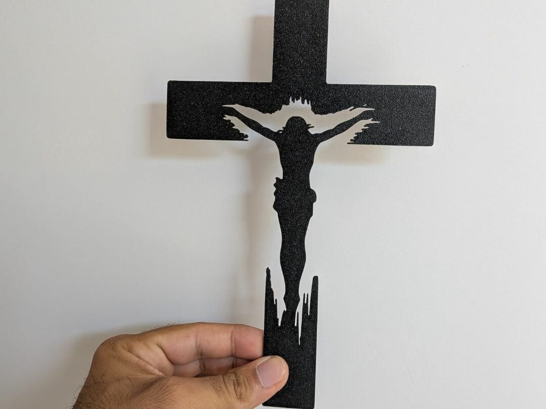 Рисунок на стене "Распятие Иисуса Христа"