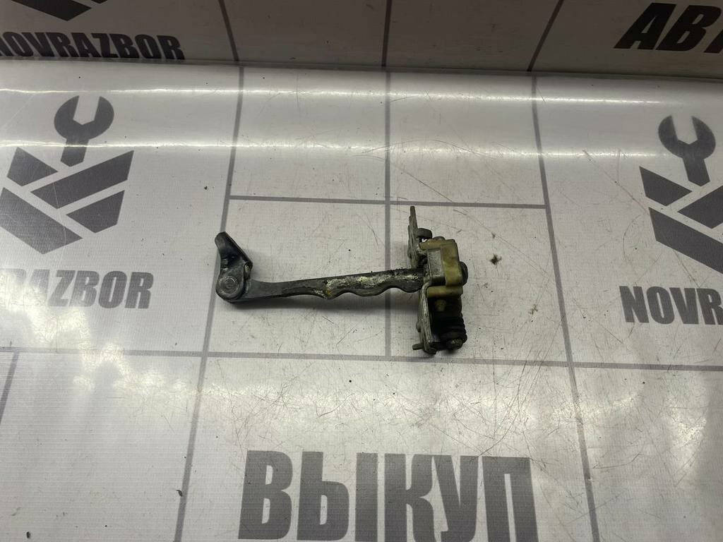 Ограничитель двери Renault Fluence 10-17