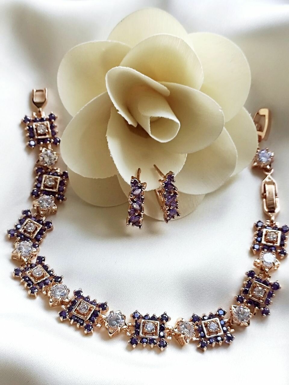 Комплект бижутерии: браслет, серьги, циркон