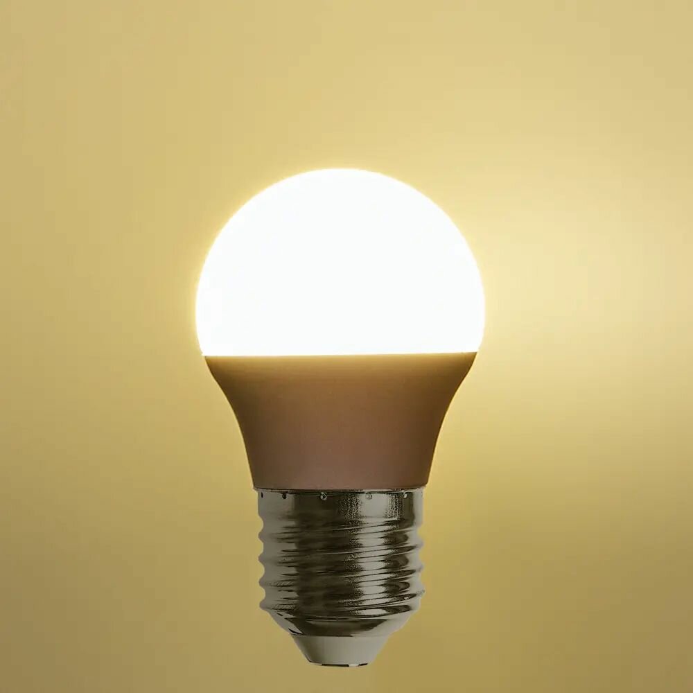 Лампа светодиодная E27 175-250 В 7 Вт шар 600 лм теплый белый цвет света